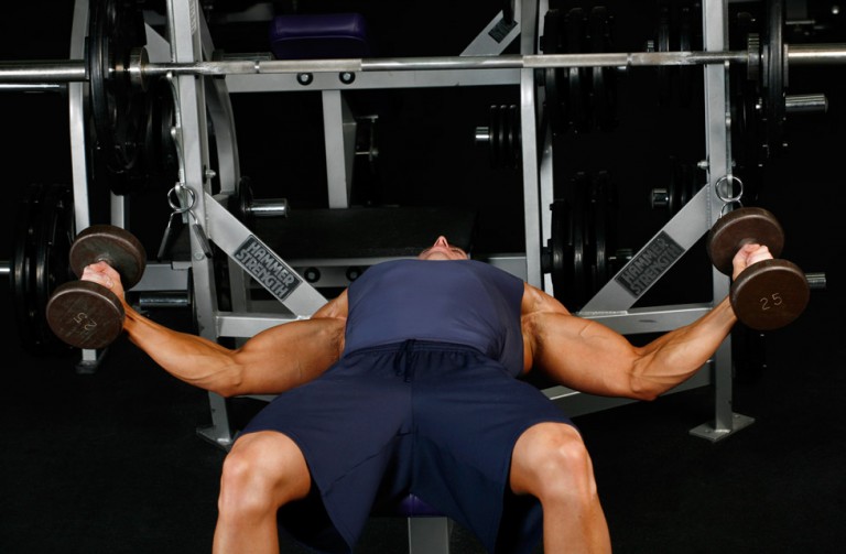 Entrena con estos 29 ejercicios para unos fuertes pectorales