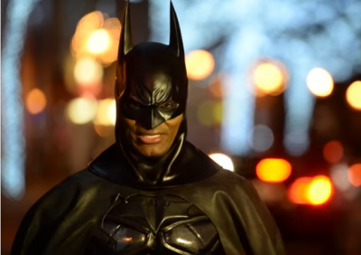 Este hombre se ha transformado en un Batman real