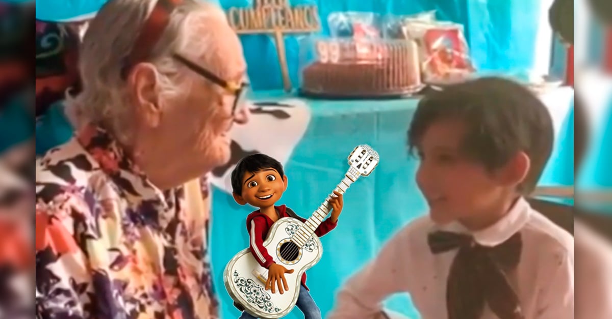 Niño lleva serenata a su bisabuelita con canción de Coco