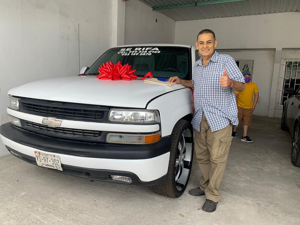 Rifó camioneta para pagar tratamiento; el ganador se la regresa