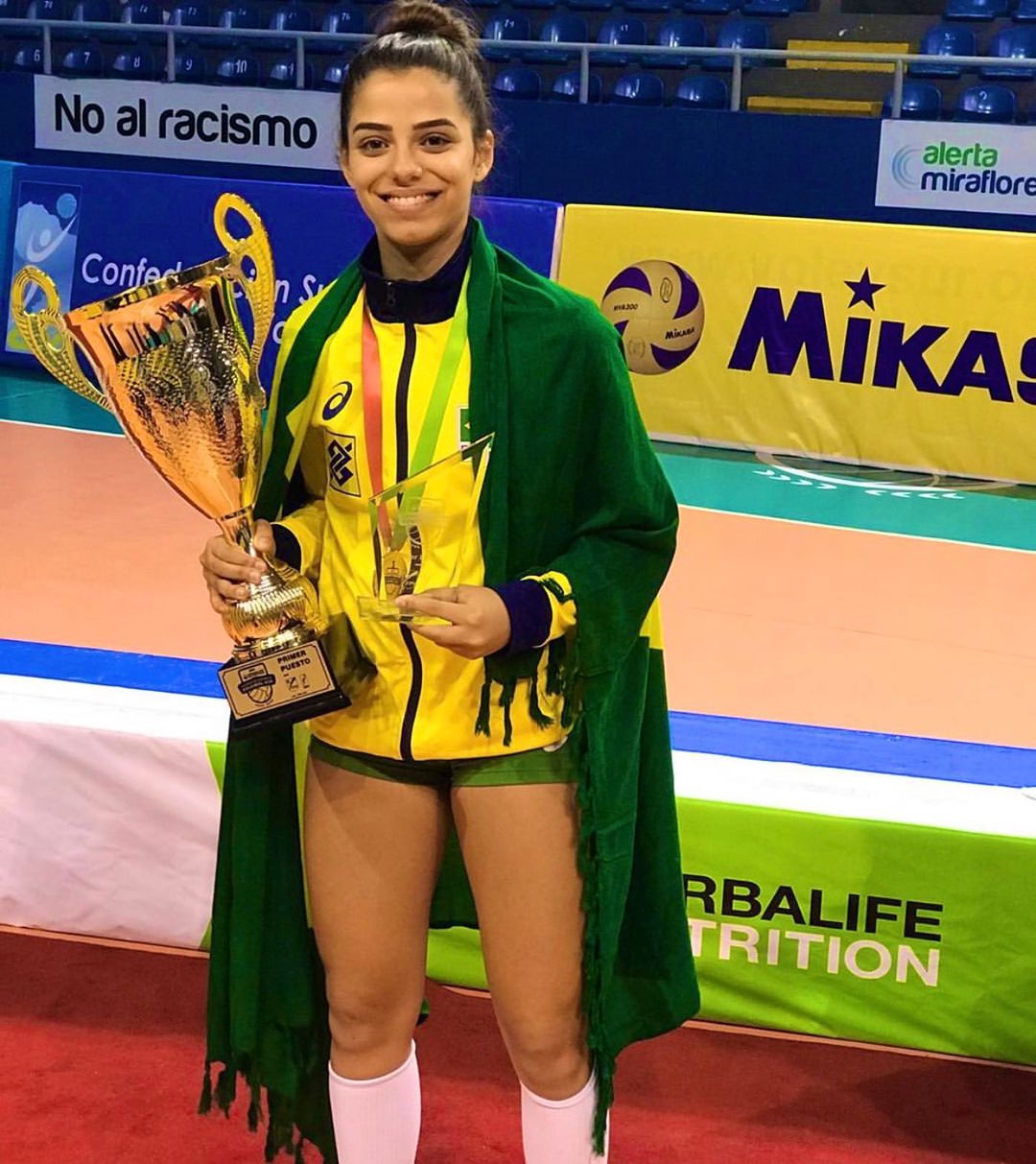 Voleibolista gana 50 más en OnlyFans que en su club deportivo