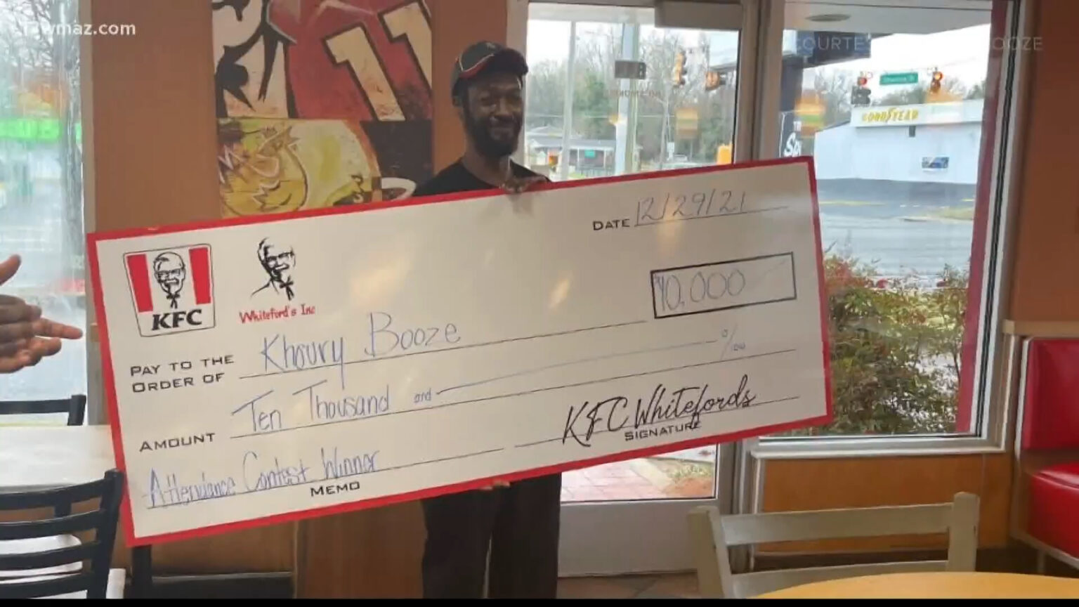 Recibió un bono de KFC por 10 000 dólares por no faltar ni un día