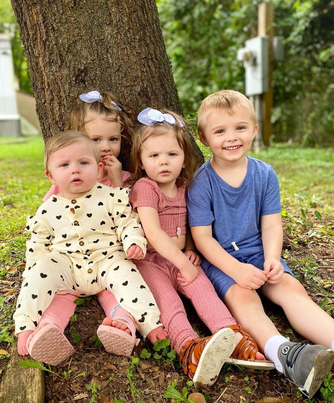 Madre es criticada por tener 4 hijos a sus 22 años